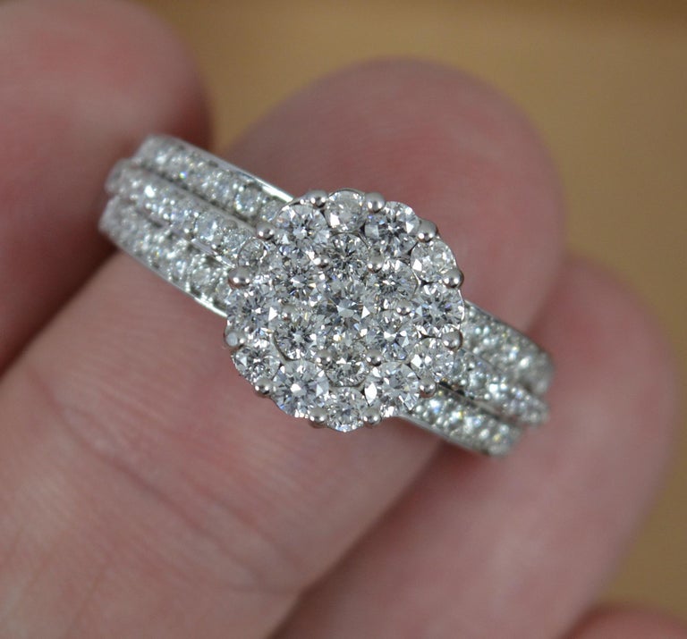 Vs 1.00ct Diamond and Platinum Tomas Rae Cluster Ring For Sale at 1stDibs