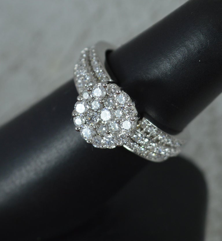 Vs 1.00ct Diamond and Platinum Tomas Rae Cluster Ring For Sale at 1stDibs