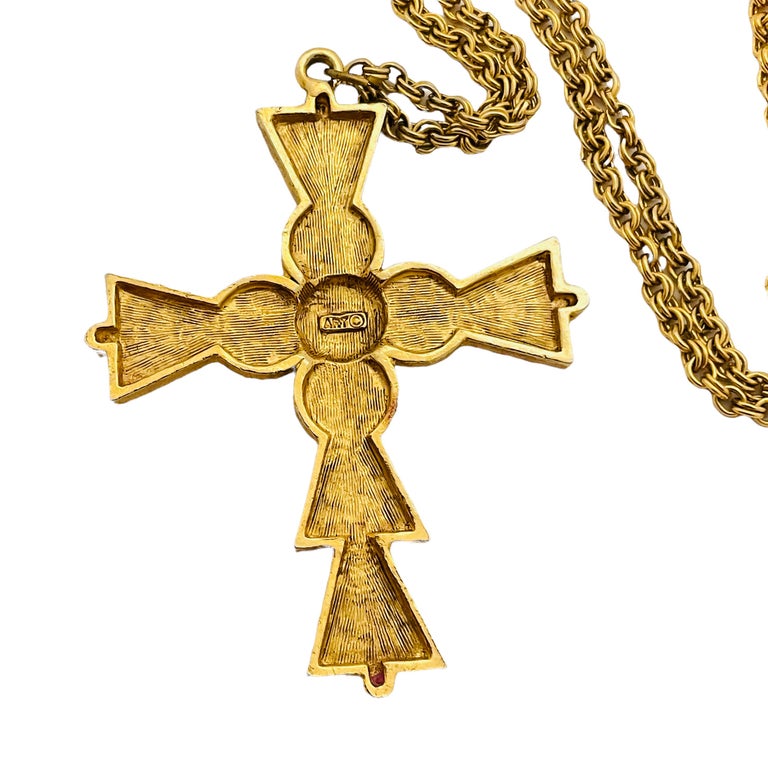 Vtg ART gold cross designer runway chain necklace For Sale at 1stDibs