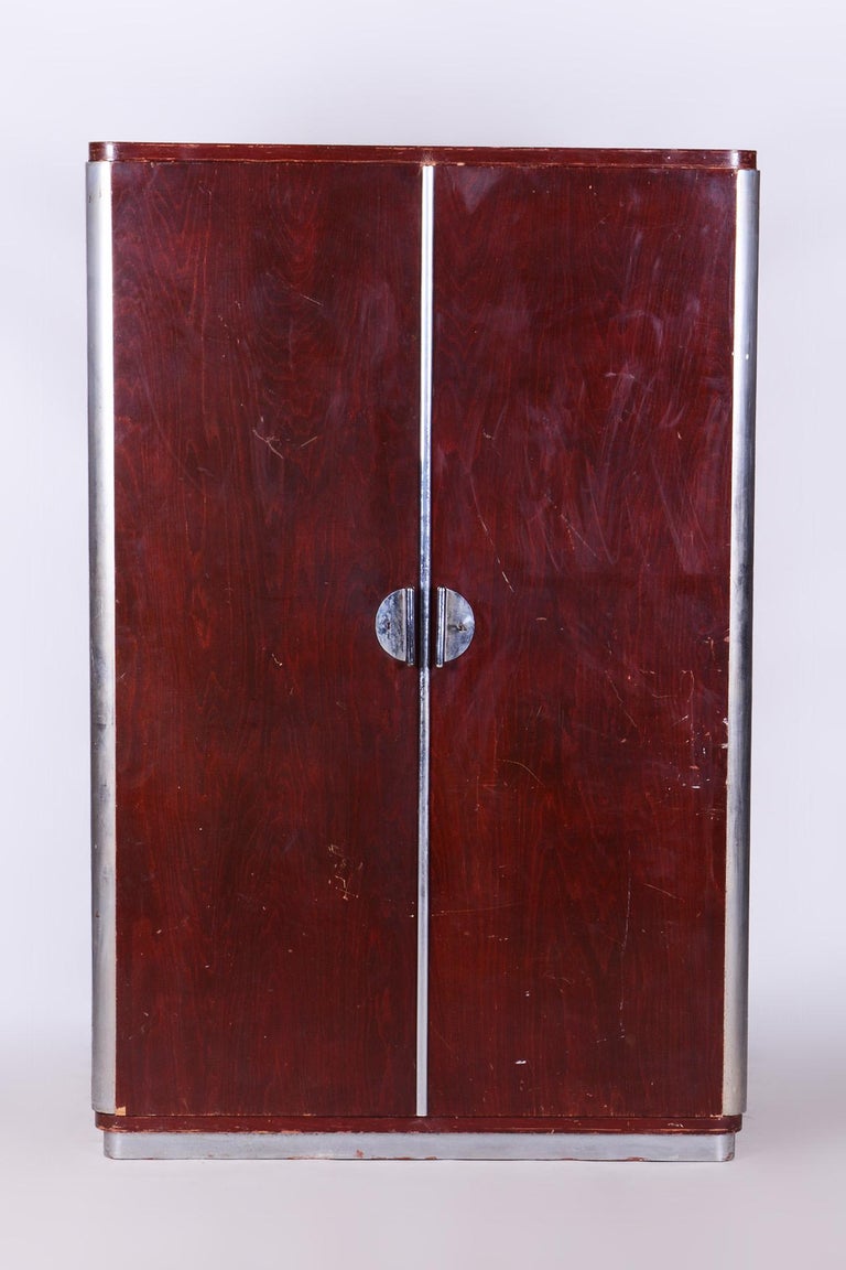 Walnut Bauhaus Wardrobe Made in Czechia by Vichr a Spol, 1930-1939 For ...