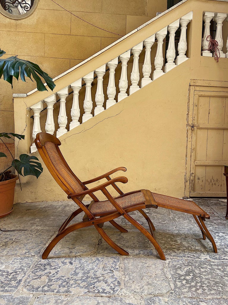 Walnut Framed Folding Steamer Deck Chair For Sale at 1stDibs