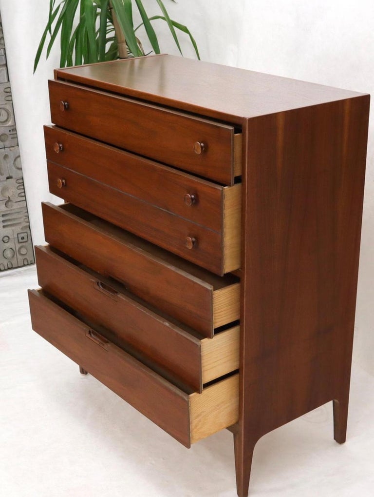 Walnut Mid-Century Modern Five Drawers Dresser Cabinet For Sale at 1stDibs
