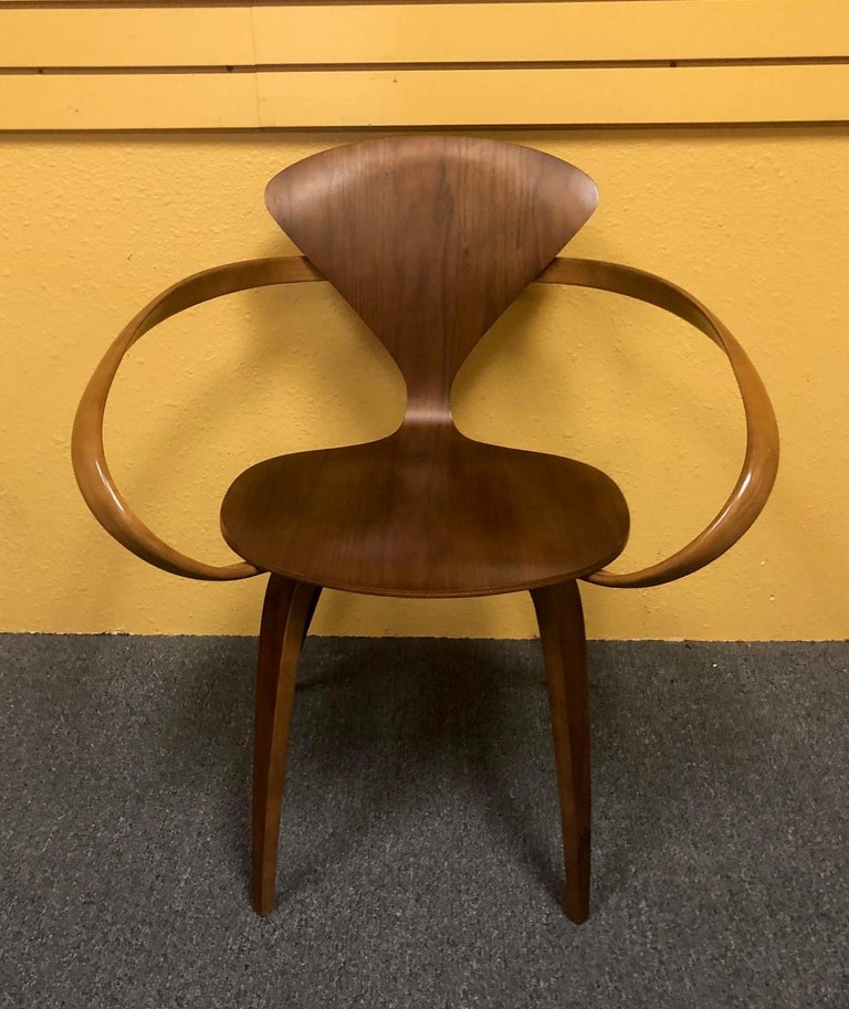 Walnut Molded Plywood Armchair / "Cherner Chair" by Norman Cherner at ...