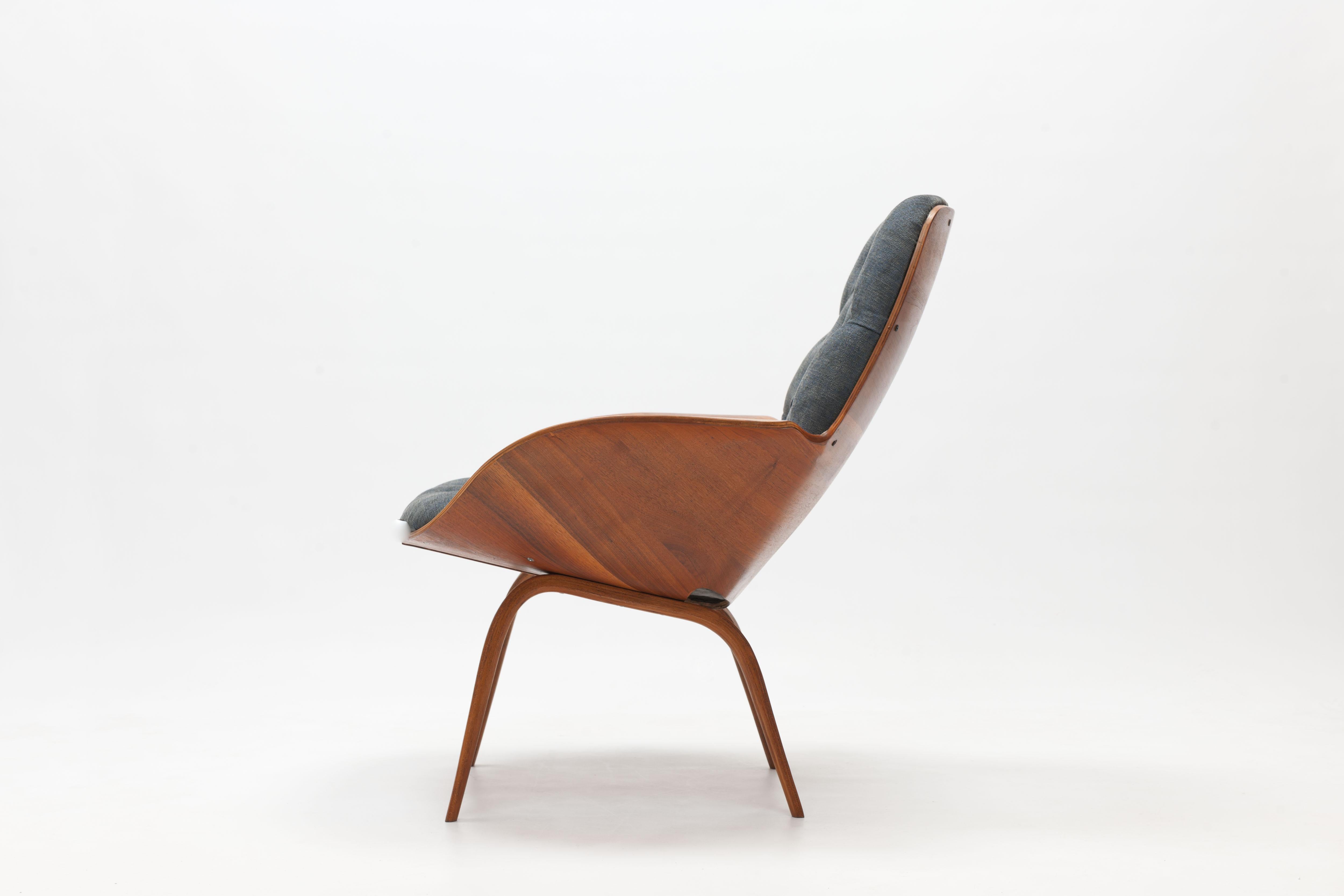 Walnut Plywood 'Mrs' Lounge Chair by George Mulhauser by Plycraft at ...