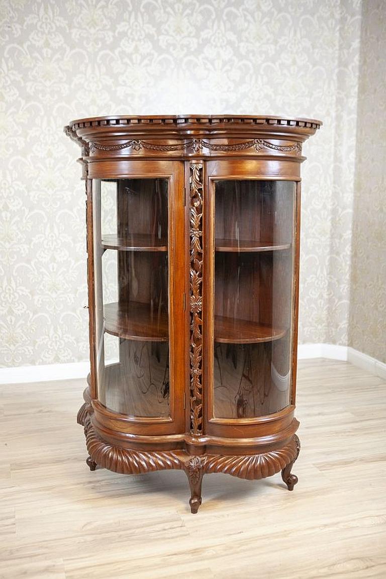 Brown Walnut Showcase from the 2nd Half of the 20th Century For Sale at ...