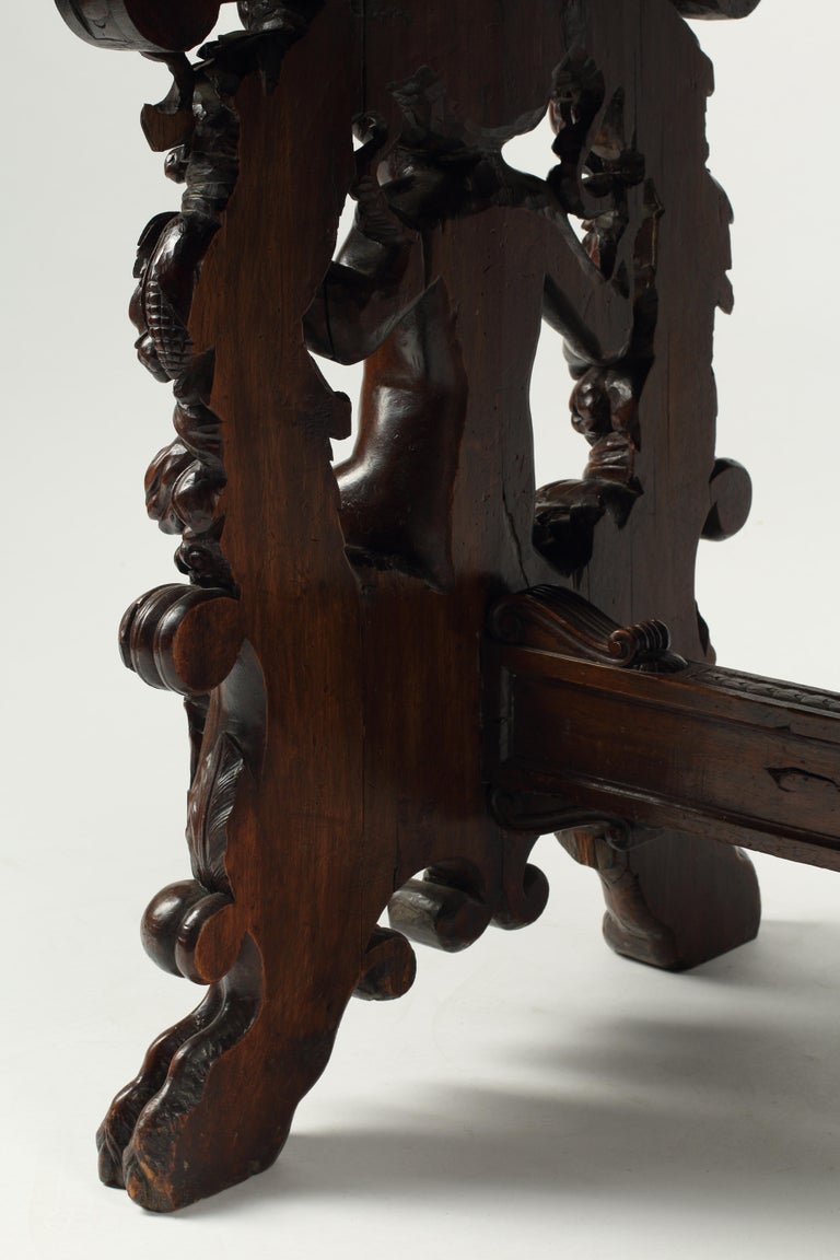 Walnut Spanish Trestle Table, 18th-19th Century For Sale at 1stDibs