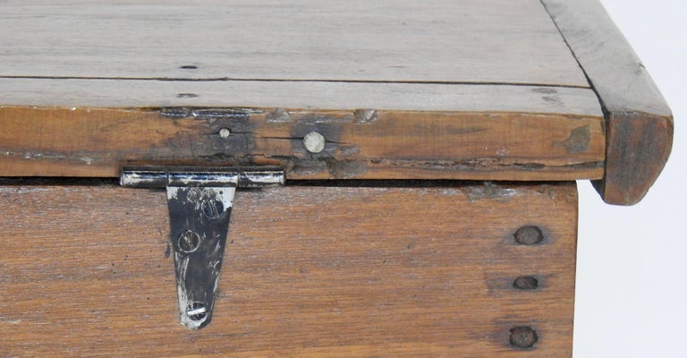 Walnut Sugar Chest with Lift Top, Early 19th Century For Sale at 1stDibs