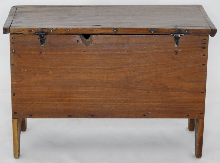 Walnut Sugar Chest with Lift Top, Early 19th Century For Sale at 1stDibs