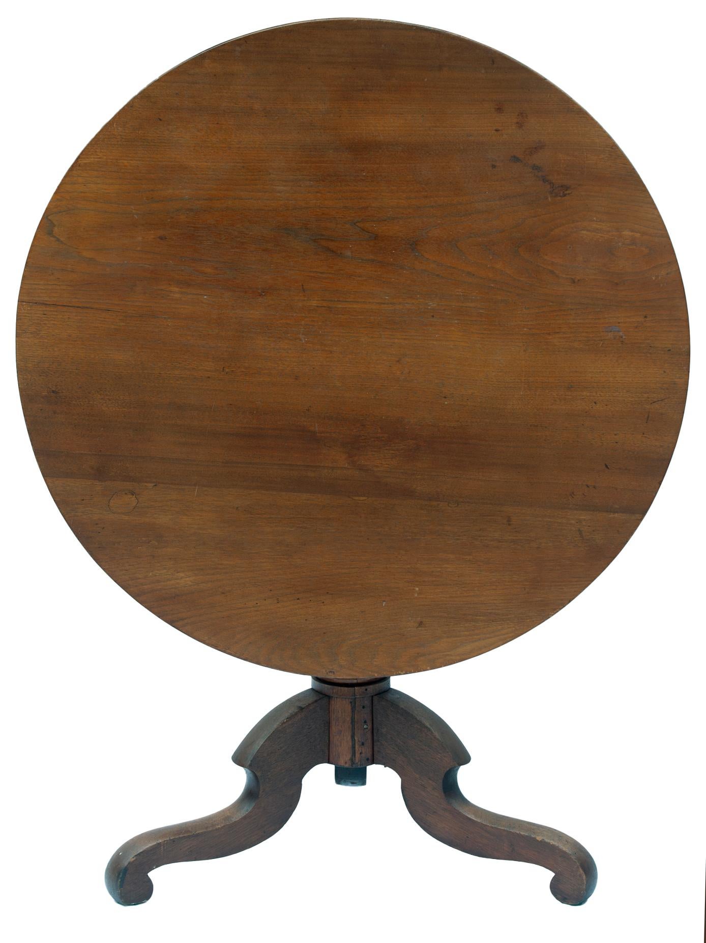 Walnut Tilt Top Center Table /Tripod Legs and Pedestal Round Table For ...
