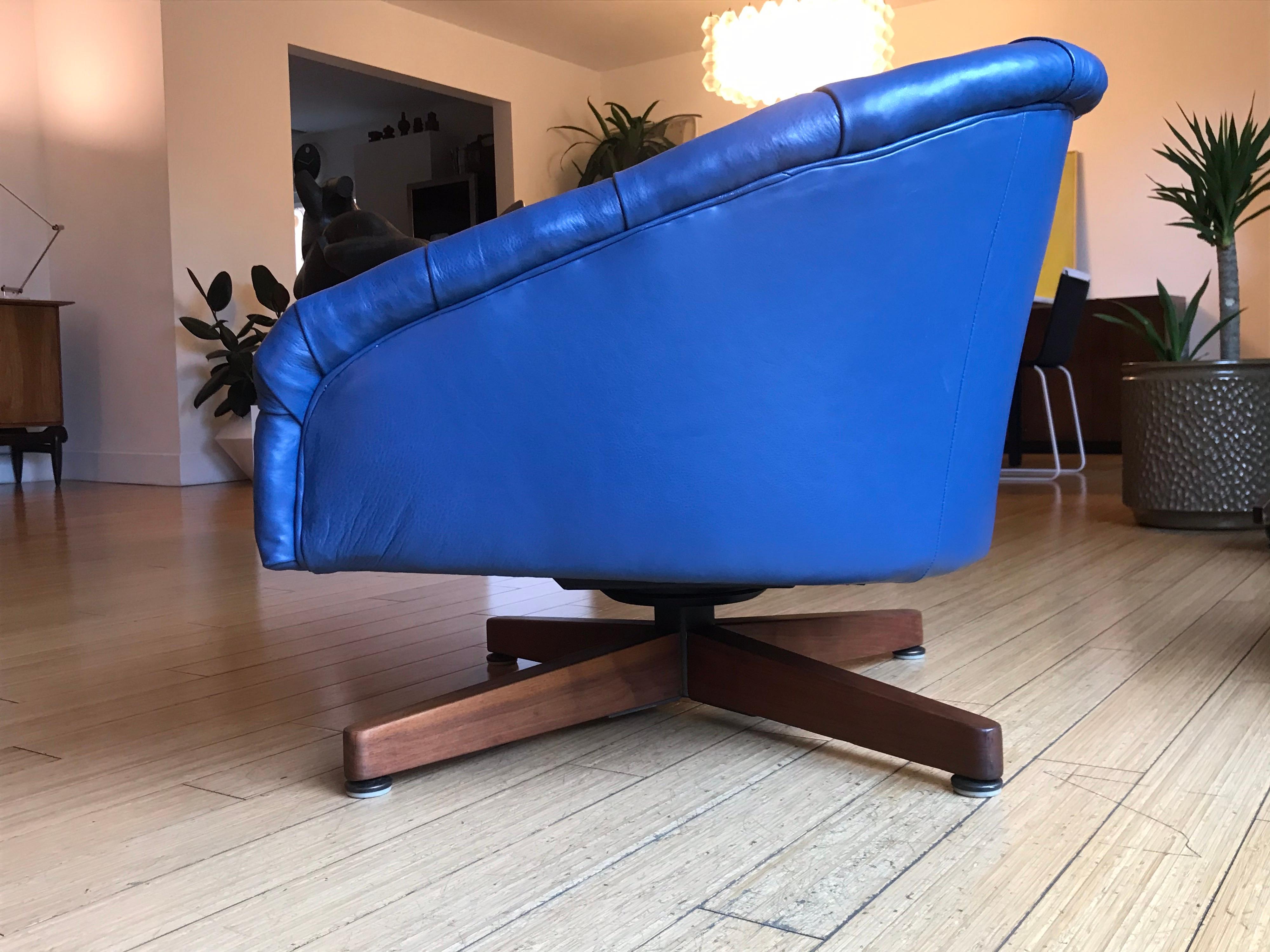 Ward Bennett Tufted Leather Club Chair For Sale at 1stDibs