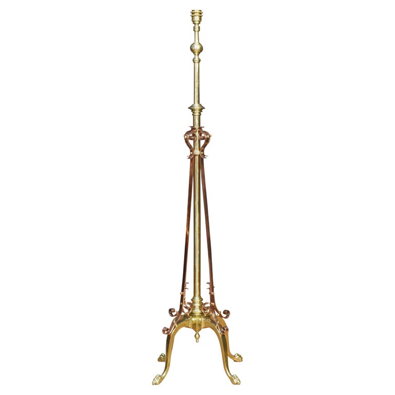 Lampe standard W.A.S. Benson en laiton et cuivre En vente sur 1stDibs