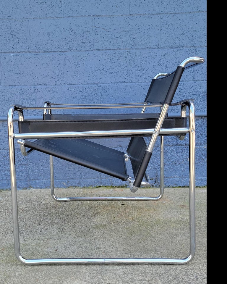 Wassily Black Leather and Chrome Lounge Chair Italy For Sale at 1stDibs