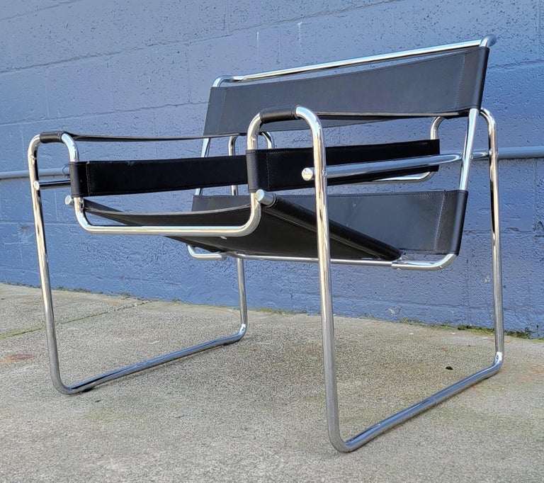 Wassily Black Leather and Chrome Lounge Chair Italy For Sale at 1stDibs