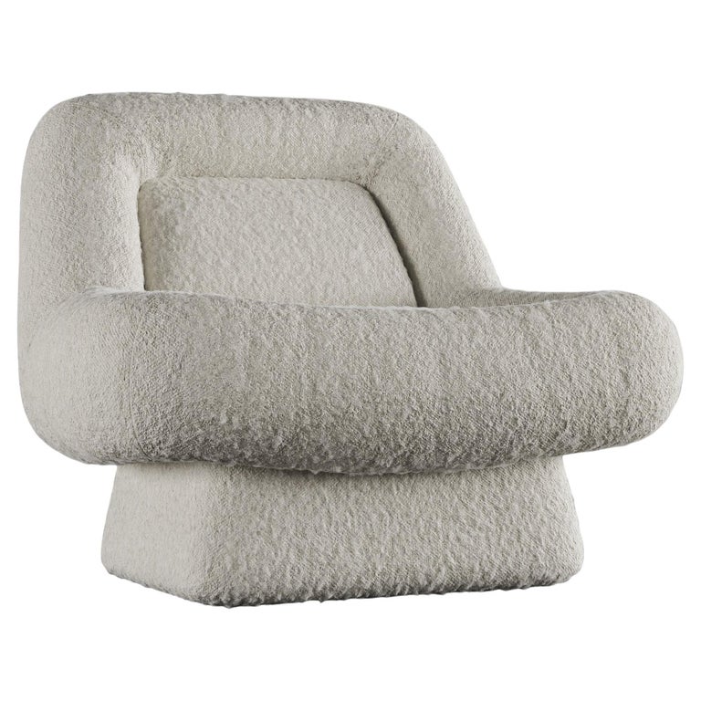 WAVE CHAIR - Modern Design in Cloud Boucle in Warm White For Sale at ...