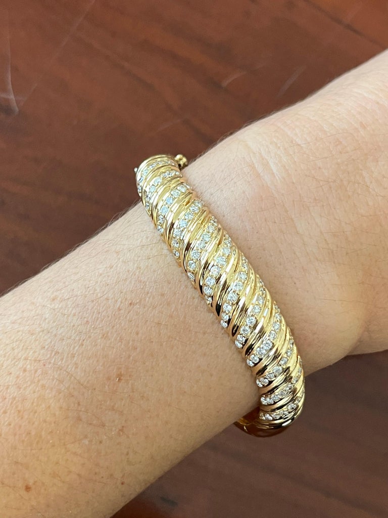 Wavy Curved 18K Gold Bangle Bracelet with Round Cut Diamonds For Sale ...