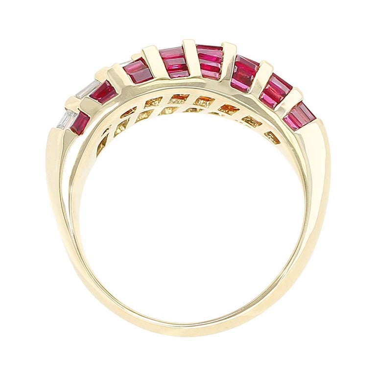 Wavy Ruby and Diamond Baguette Ring, 18 Karat Yellow Gold For Sale at 1stDibs