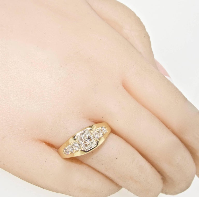 Wedding Ring with Fine Diamonds For Sale at 1stdibs