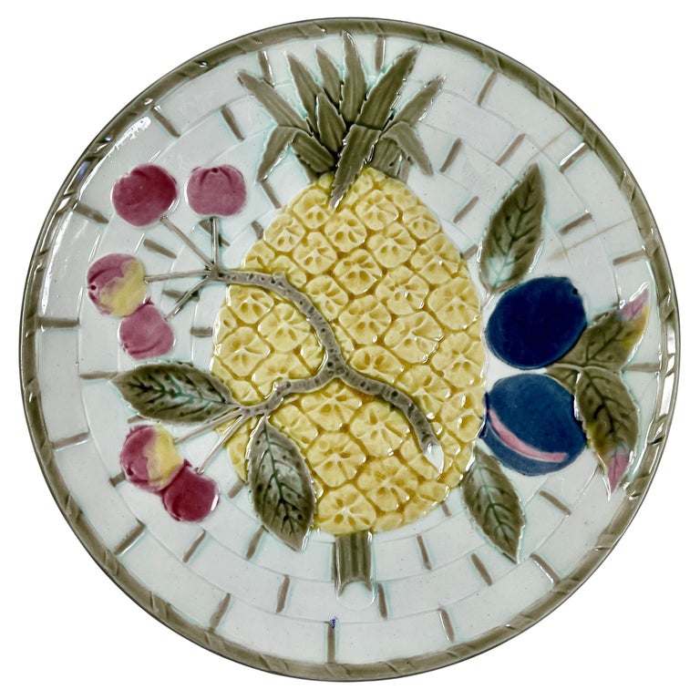 Argenta Majolika-Obstteller aus Ananas von Wedgwood im Angebot bei 1stDibs