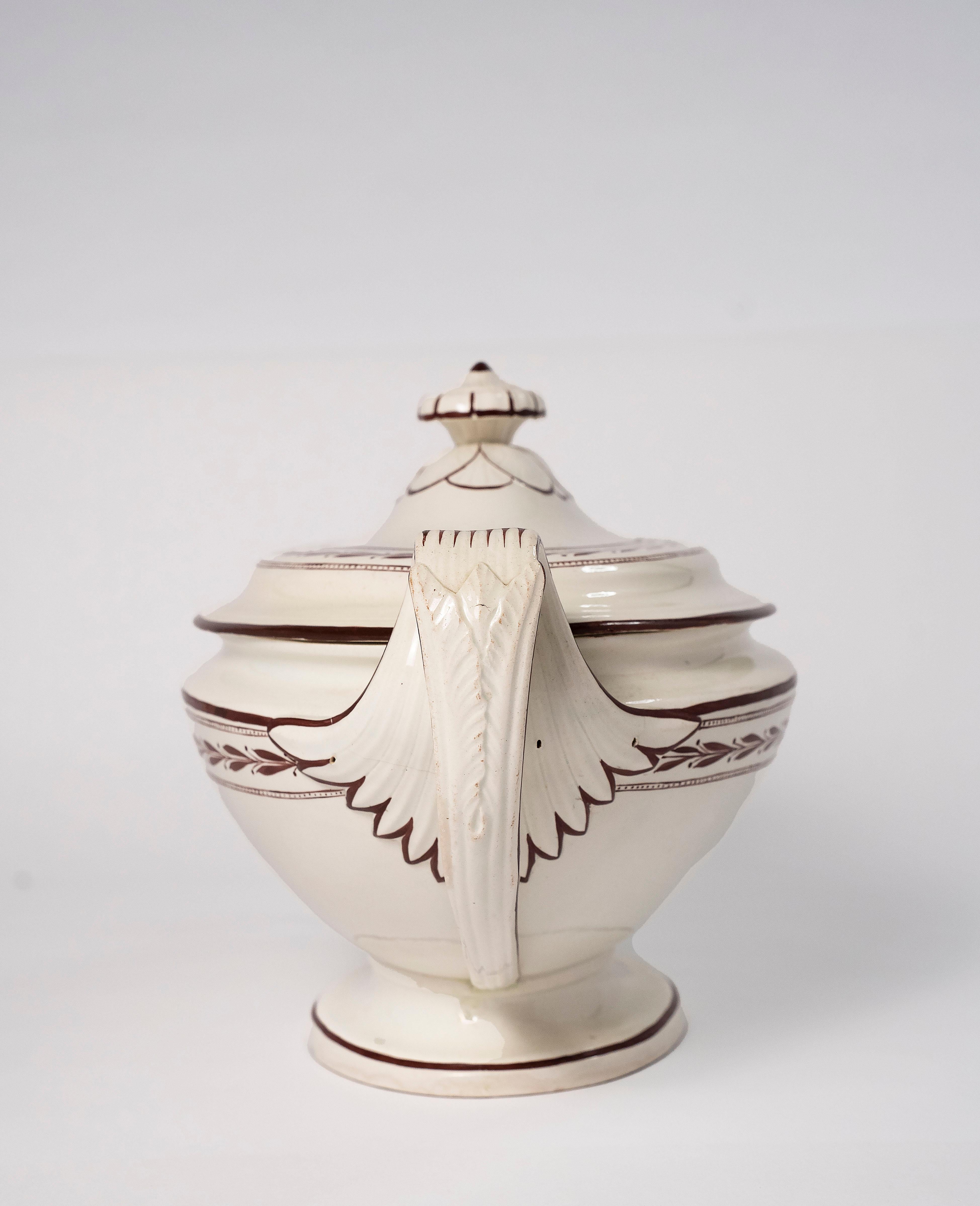 WEDGWOOD Lg. CREAMWARE SOUP TUREEN and COVER .Circa 19th Century ...