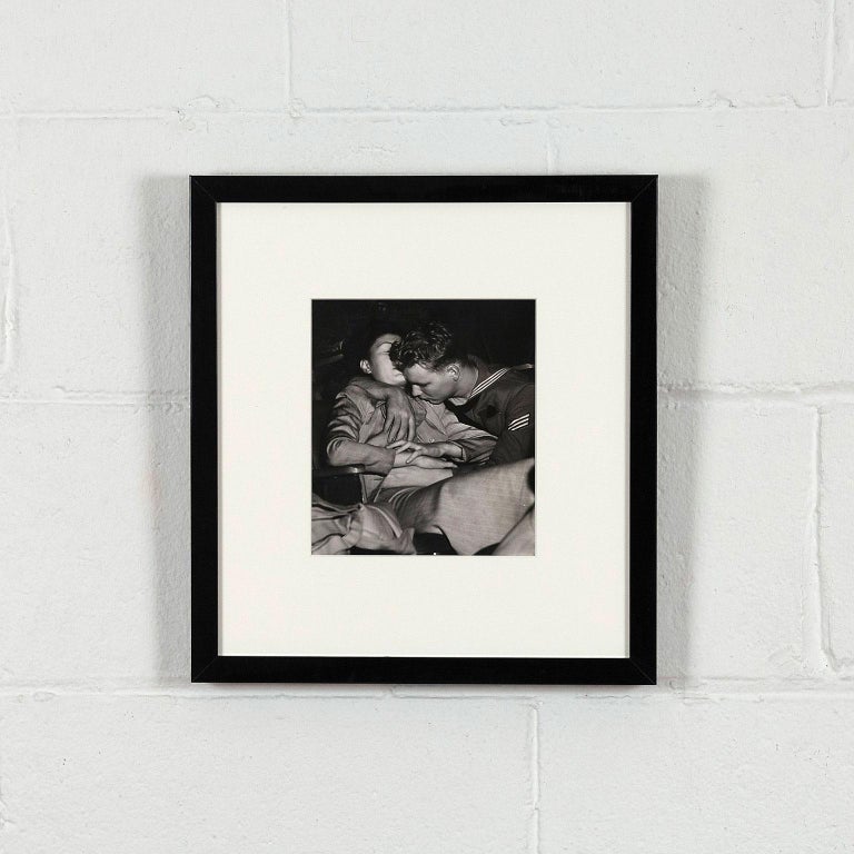 Weegee - Weegee "Sailor and Girl Kissing" For Sale at 1stDibs