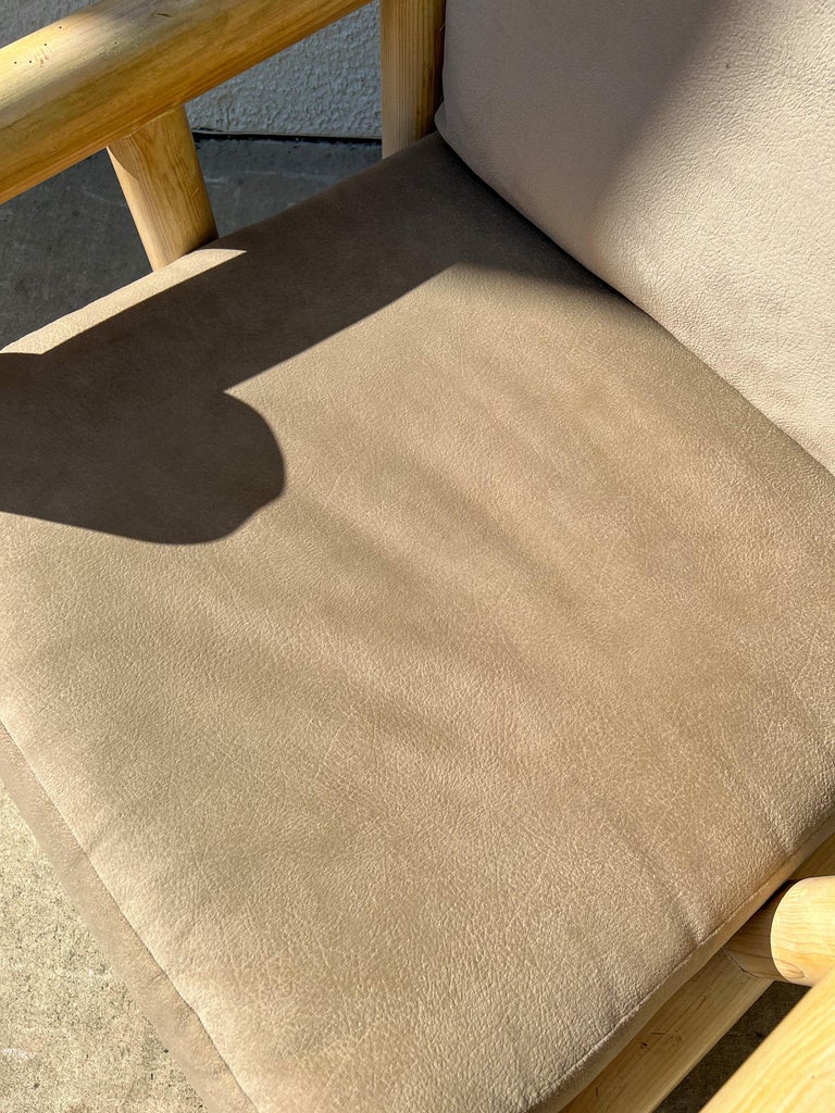 White Cedar Log Lounge Chair For Sale at 1stDibs