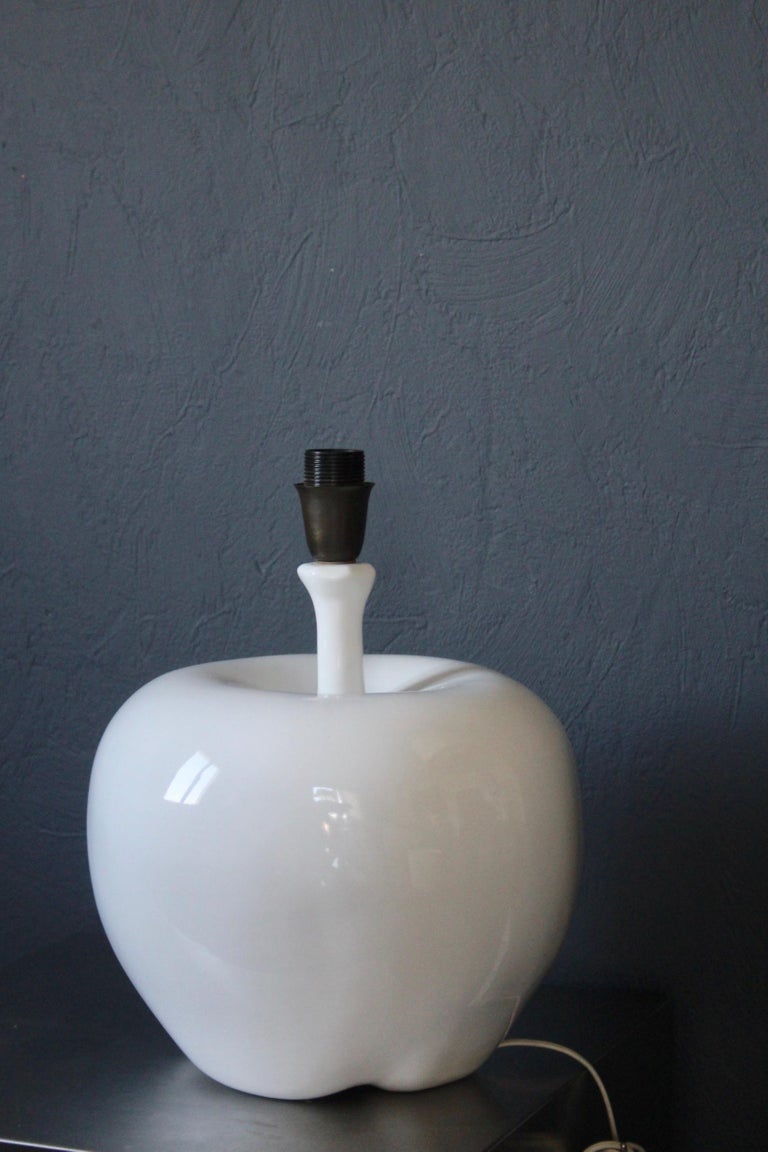 White Ceramic Apple Table Lamp For Sale at 1stDibs