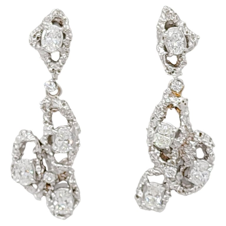 White Diamond Dangle Earrings in 18k White Gold For Sale at 1stDibs
