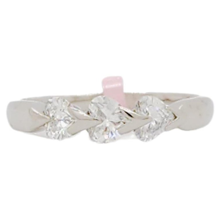 White Diamond Heart Band in Platinum For Sale at 1stDibs