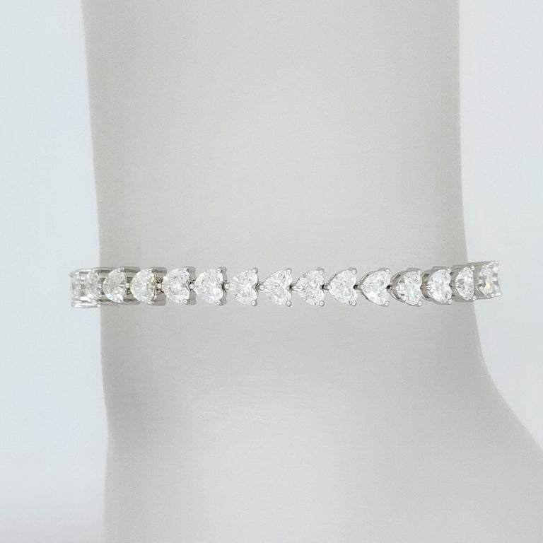White Diamond Heart Tennis Bracelet in 18k White Gold For Sale at 1stDibs