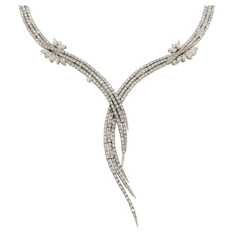 White Diamond Necklace in 14k White Gold For Sale at 1stDibs