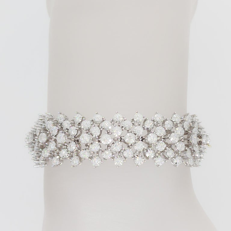 White Diamond Round Bracelet in 18k White Gold For Sale at 1stDibs