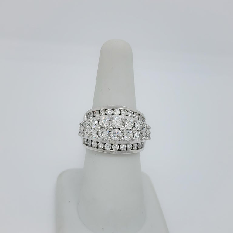 White Diamond Round Ring in 14k White Gold For Sale at 1stDibs