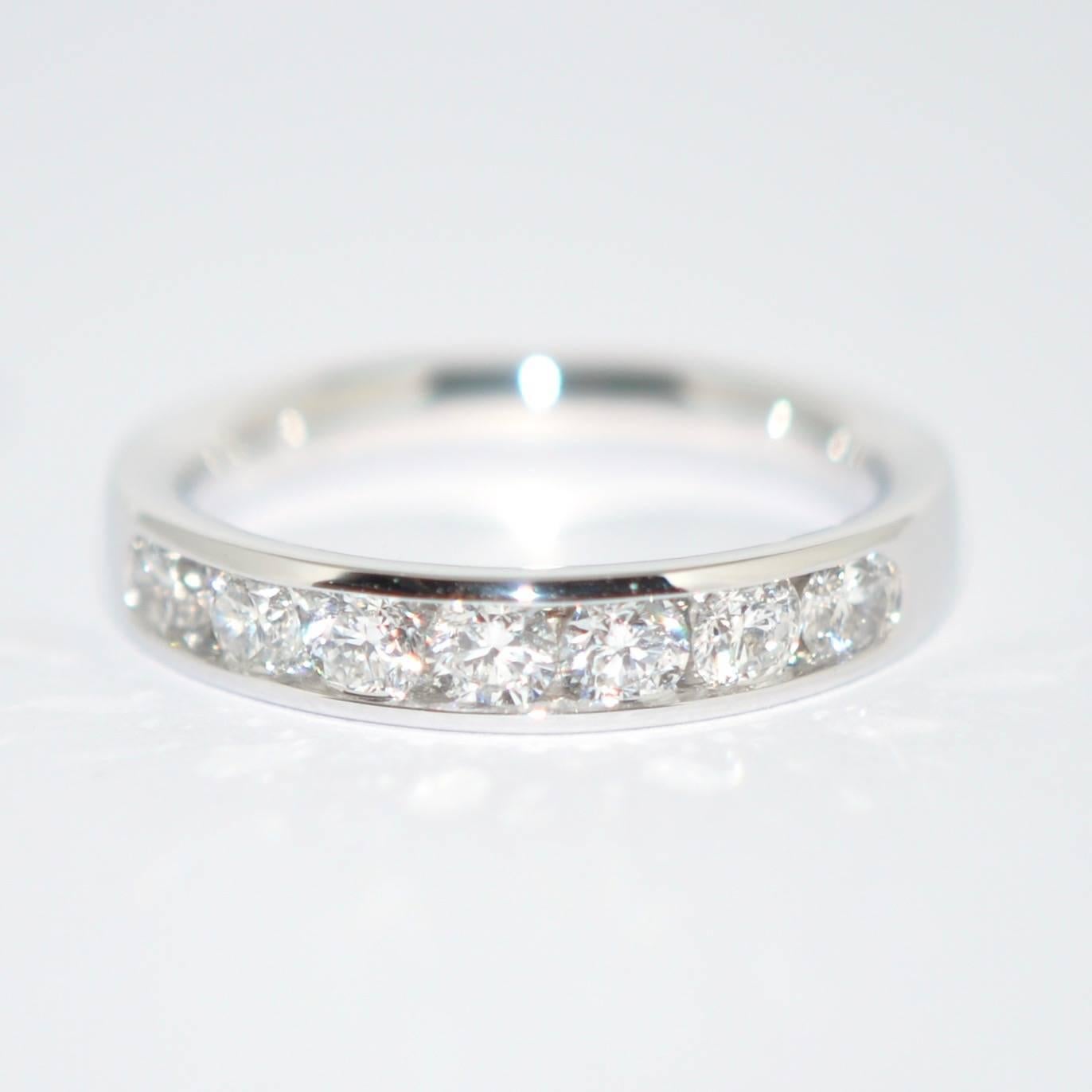 White Diamonds on White Gold 18 Karat Engagement Ring For Sale at 1stDibs