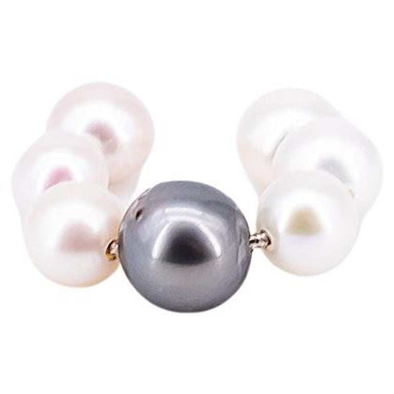 White Freshwater pearl ear cuff with Tahiti pearl For Sale at 1stDibs