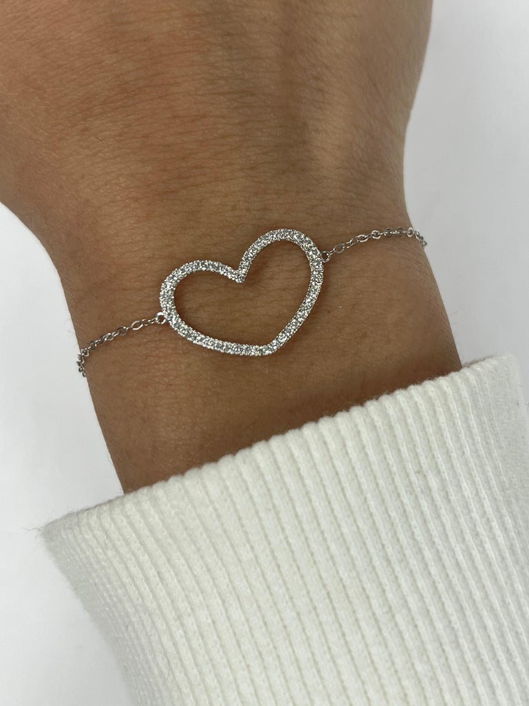 White Gold Heart Shaped Bracelet For Sale at 1stDibs