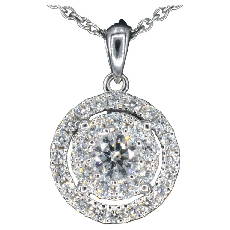 Pendentif en or blanc avec diamants En vente sur 1stDibs