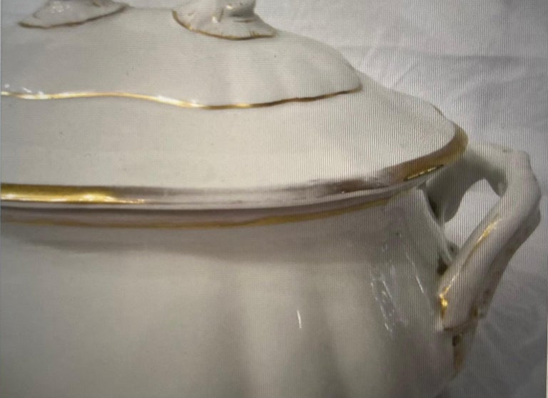 White and Gold Porcelain Soup Tureen For Sale at 1stDibs