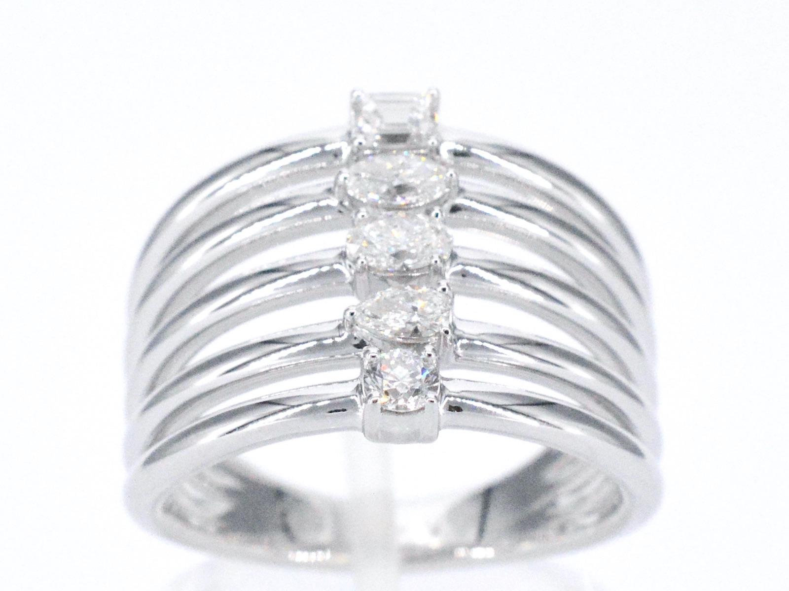 Gold ring with 5 special diamonds For Sale at 1stDibs