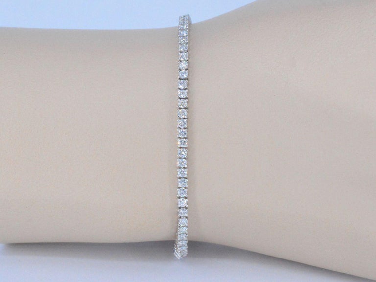 White Gold Tennis Bracelet with 3.00 Carat Diamonds For Sale at 1stDibs