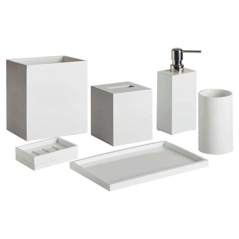 White Lacquer Bath Set For Sale at 1stDibs