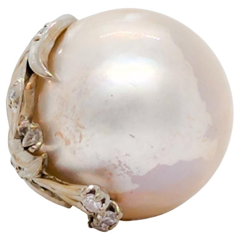 White Mabe Pearl and Diamond Cocktail Ring in Platinum For Sale at 1stDibs