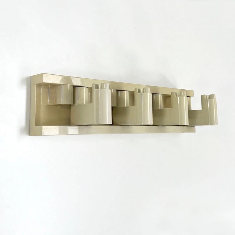 White Minivip Coat Rack by Benanti and Brunori for Velca Legnano, 1970s ...