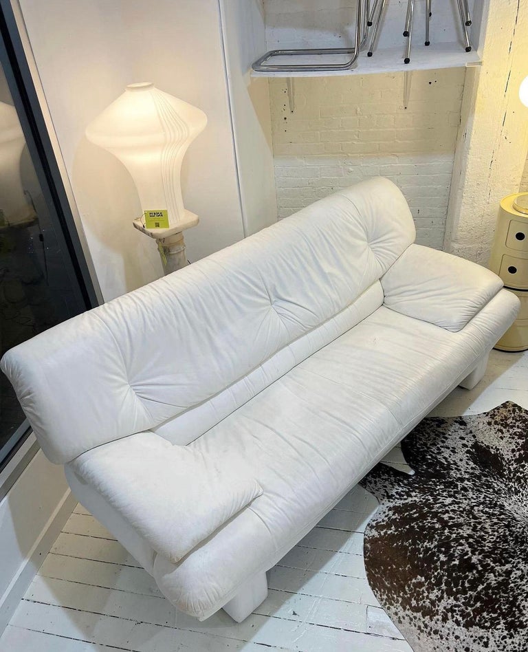 White Nicoletti Salotti Leather Sofa For Sale at 1stDibs