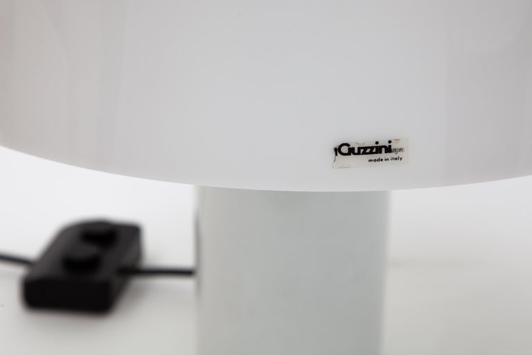 White Plexi-Glass Table Lamp by Luigi Massoni for Guzzini, 1969 at 1stDibs