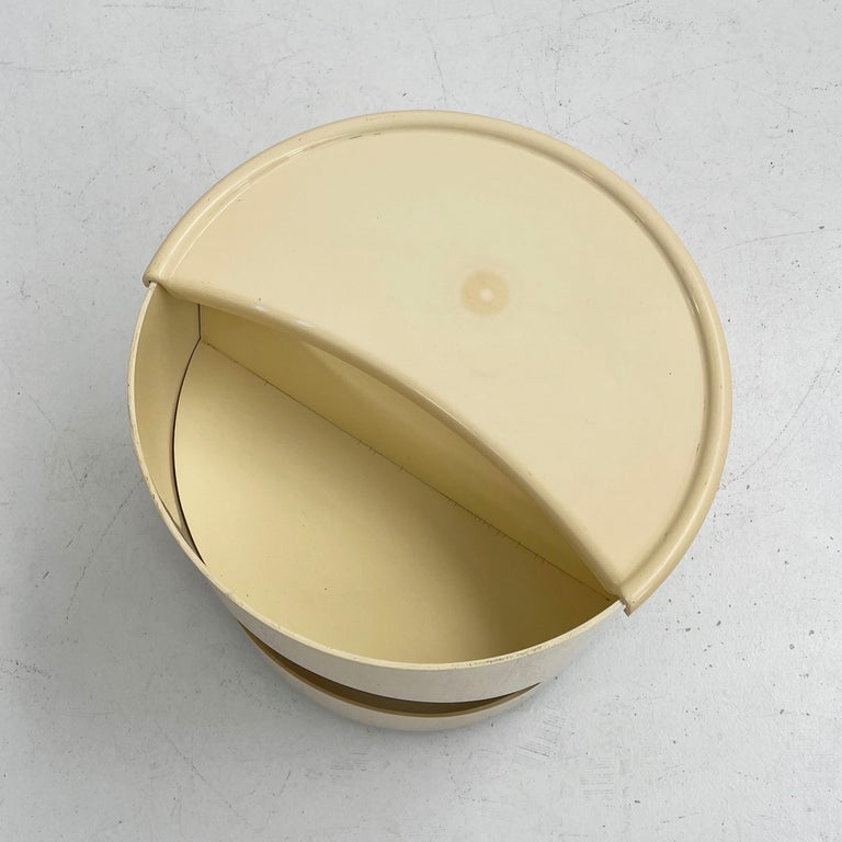 White Robo Side Table by Joe Colombo for Elco, 1970s For Sale at 1stDibs