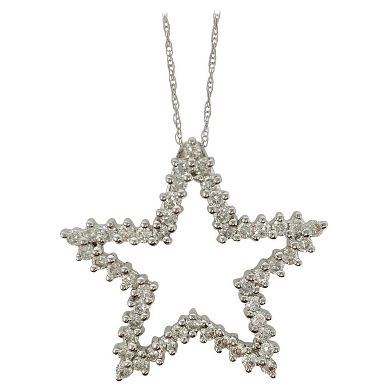 White Round Brilliant Diamond Star Pendant For Sale at 1stDibs