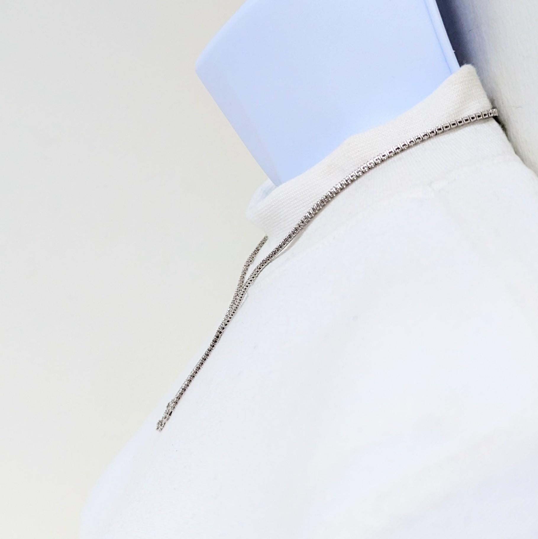 White Round Diamond Drop Necklace in 18K White Gold For Sale at 1stDibs