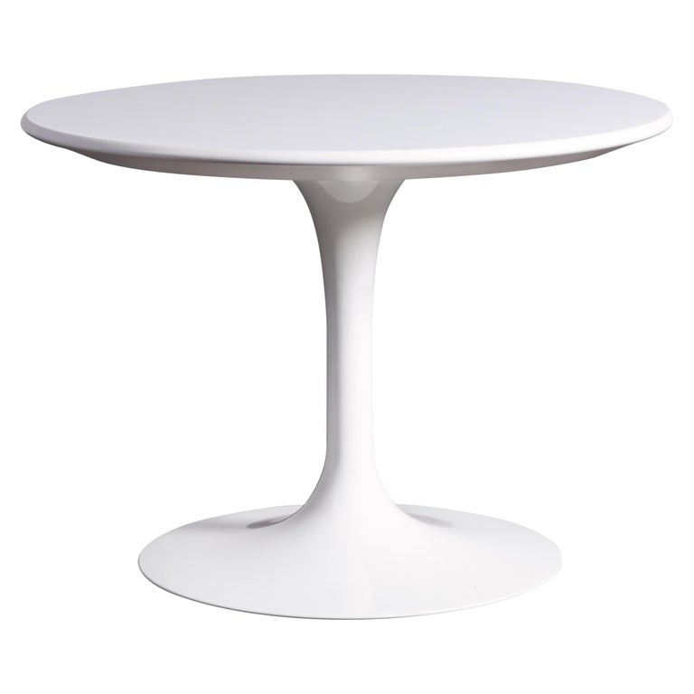 White Saarinen Tulip Side Table for Knoll, Rare Low Profile, Signed For ...