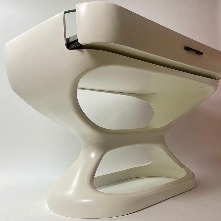 White Space Age Desk Made in Italy, 1970s at 1stDibs | space age table