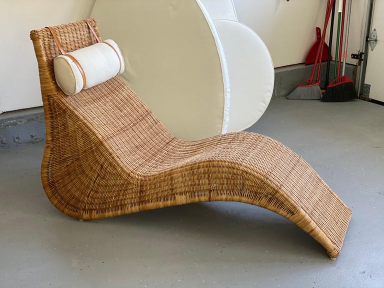 Wicker Chaise Lounge at 1stDibs | vintage wicker chaise lounge